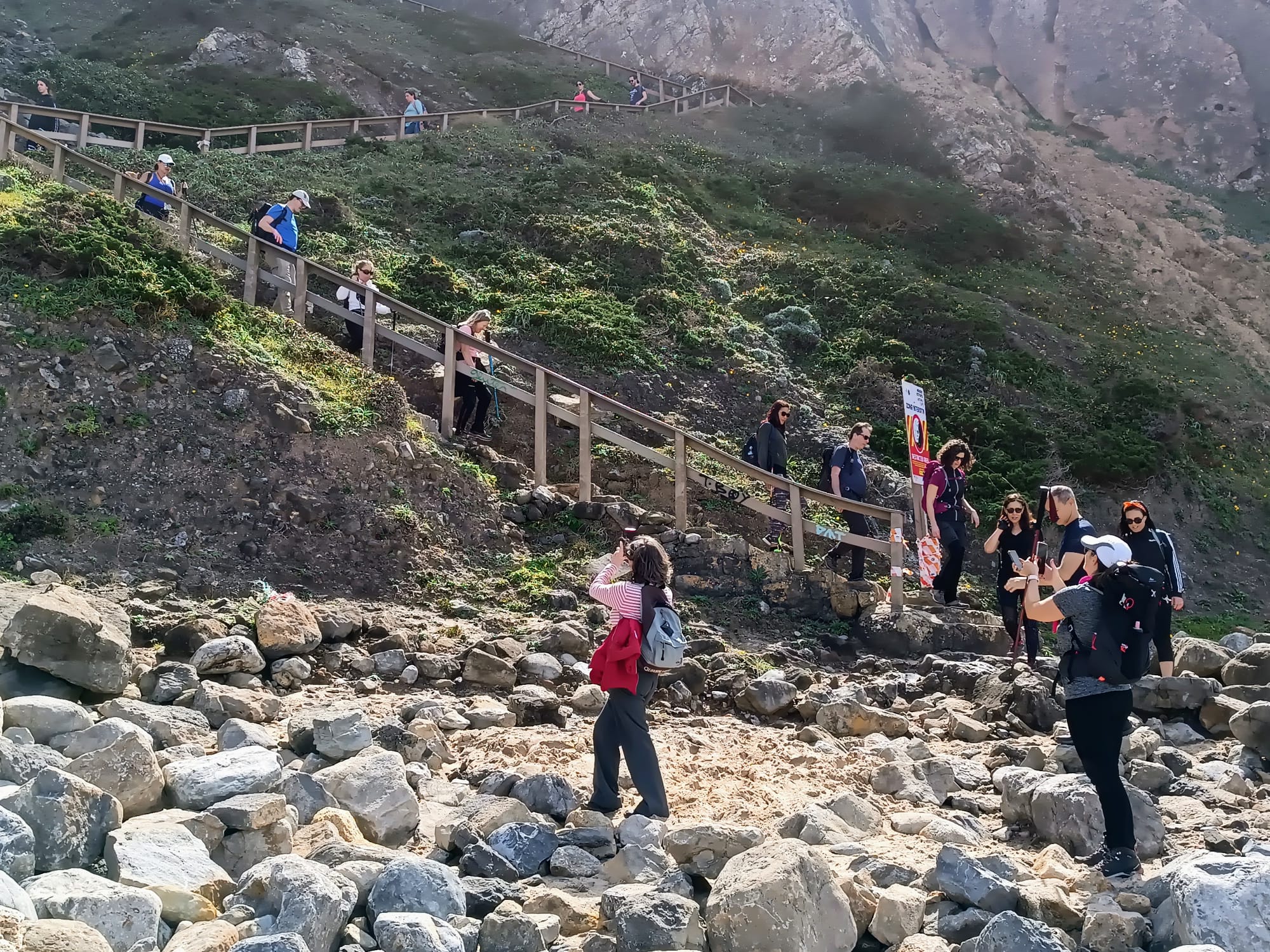 Caminhada ao Templo Romano - Praia das Maçãs - GreenTrekker.pt